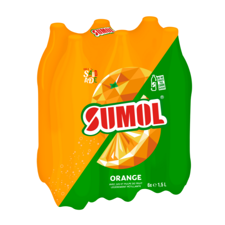 Agua y refrescos en la tienda Yuppy Market para enviar a Cuba